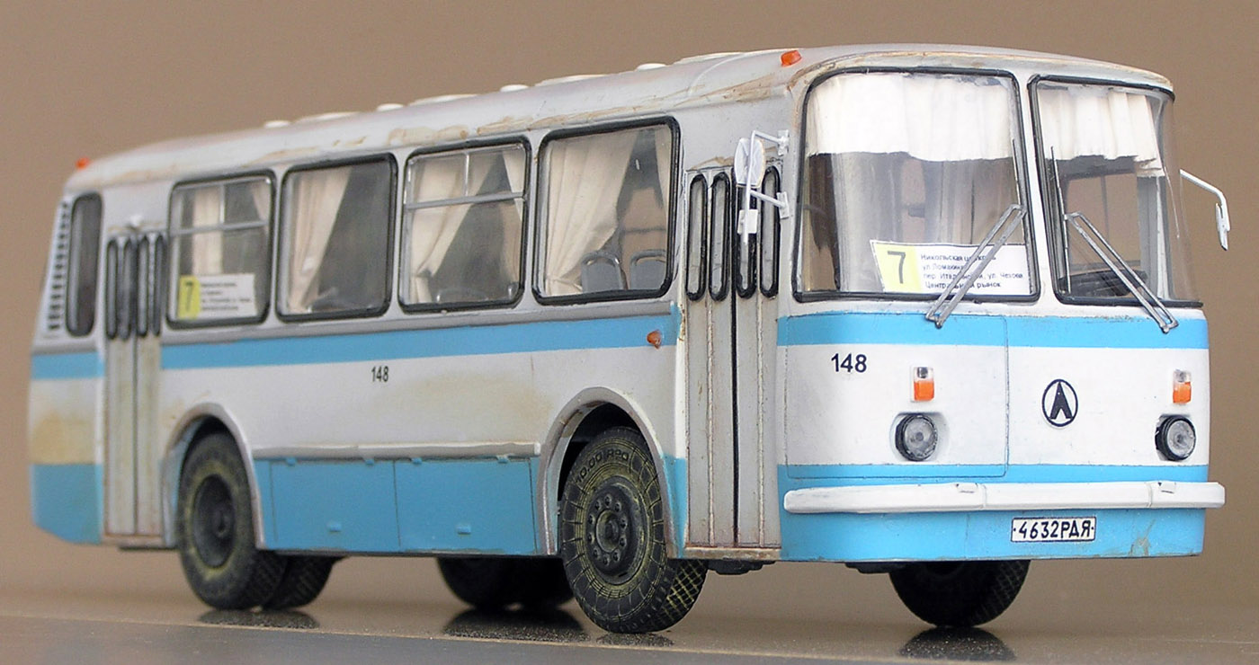 ЛАЗ-695Н — Каропка.ру — стендовые модели, военная миниатюра