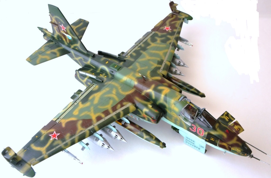 Су-25 — Каропка.ру — стендовые модели, военная миниатюра