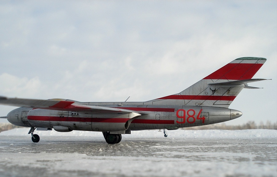 Як-25 РВ2 — Каропка.ру — стендовые модели, военная миниатюра
