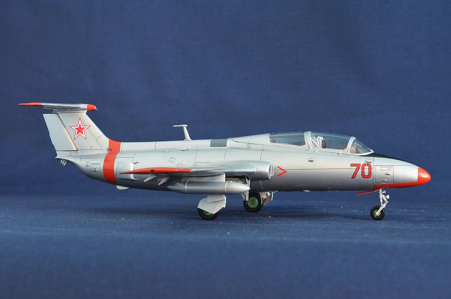 Л-29 Дельфин — Каропка.ру — стендовые модели, военная миниатюра